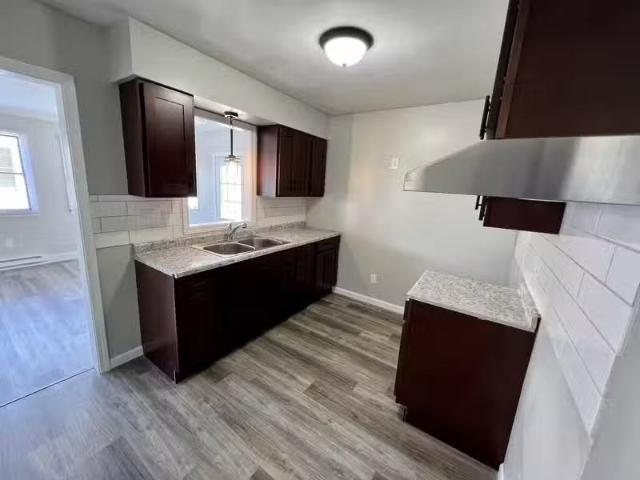 1613 Payne Avenue 1611 1611 Payne Ave
