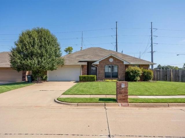 1613 Pinnacle Ln, Edmond, OK 73003