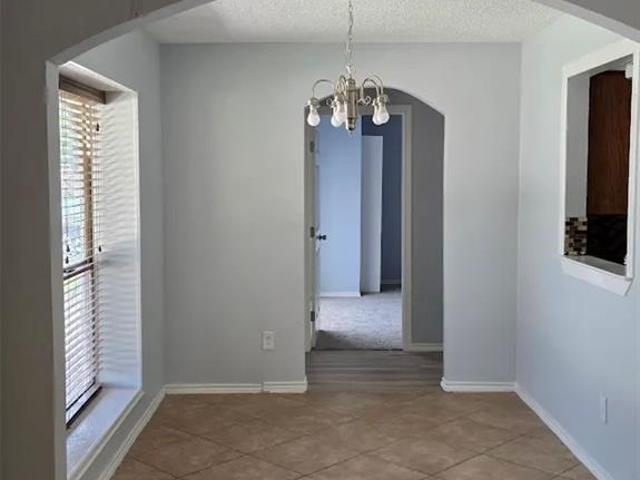 1613 S Bent Tree Trail