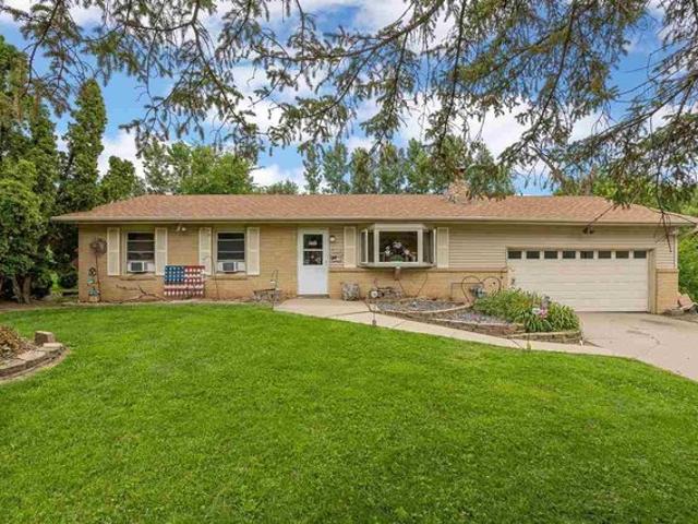 1613 13th St, Coralville, IA 52241