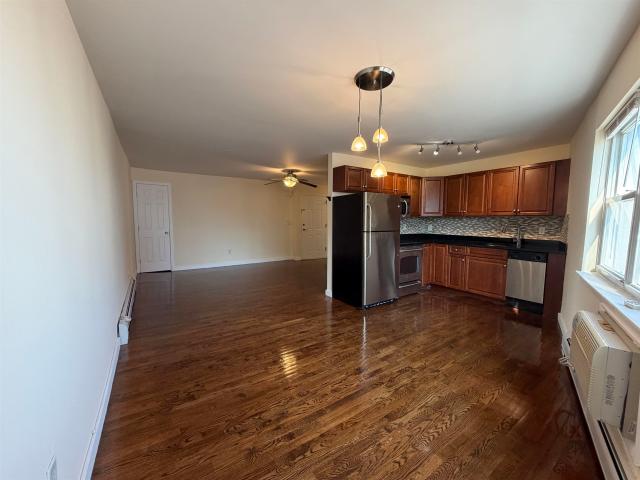 161 18Th St # 8C