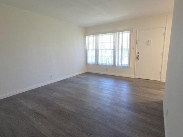 #161 1 Bedroom Apartment for Rent at 1515 E Broadway, Glendale, CA 91205 Citrus Grove