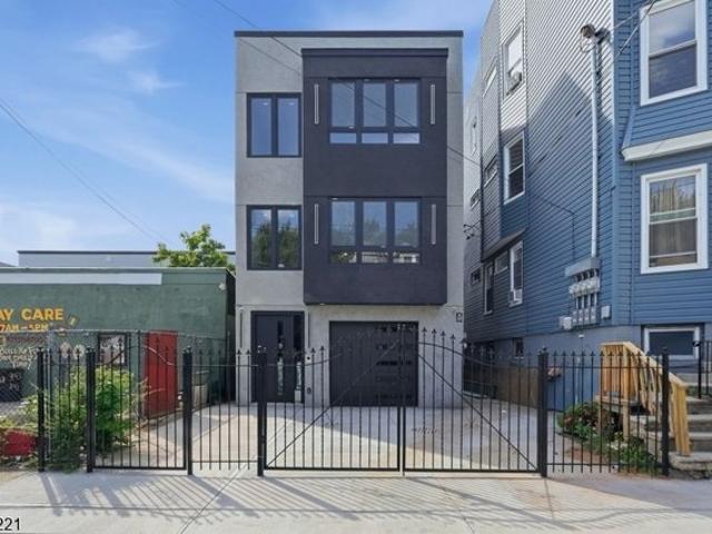 161 21st St, Irvington, NJ 07111
