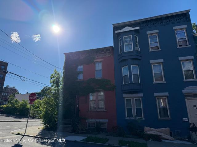 161.5 Lark Street