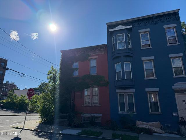 161.5 Lark Street