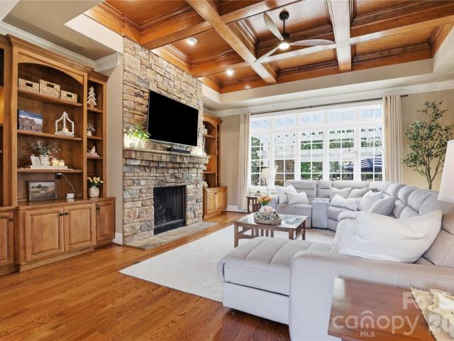 161 Cape Cod Way