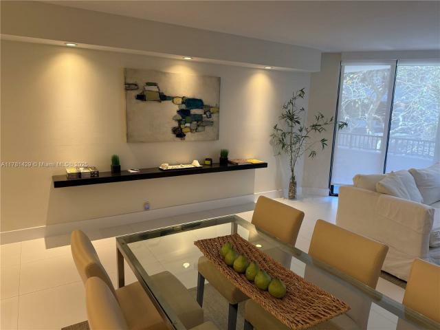 161 Crandon Blvd Unit 221, Key Biscayne, US, FL