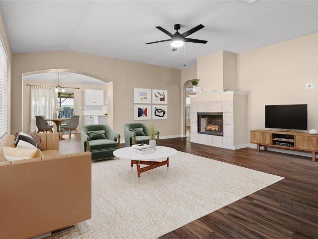 161 Britni Loop