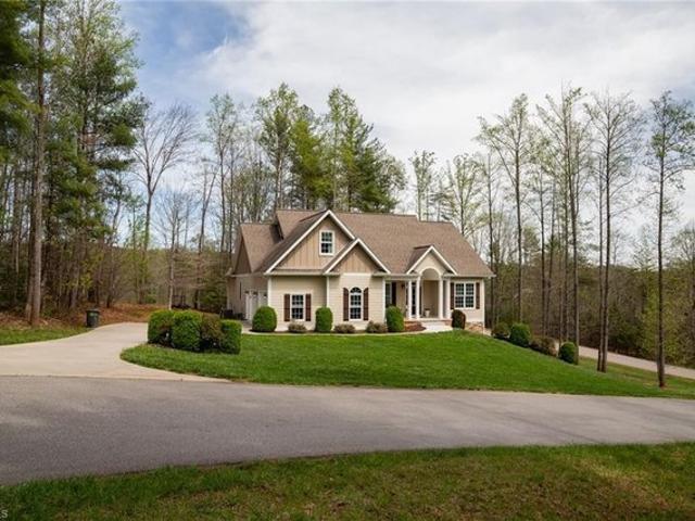 161 Burberry Dr, Purlear, NC 28665