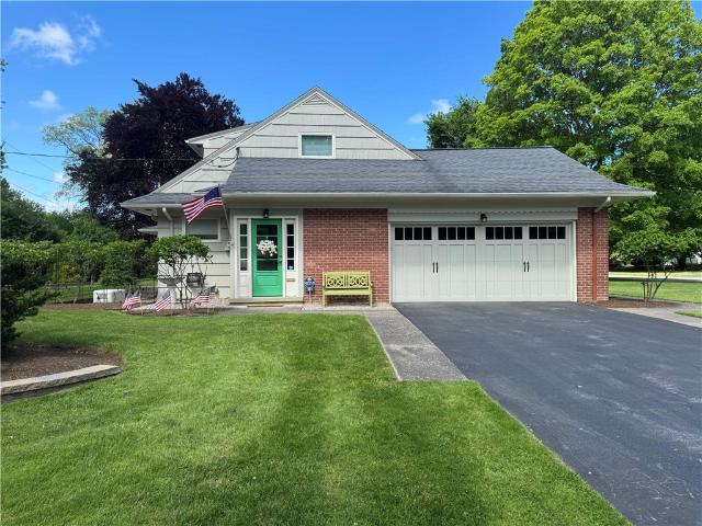 161 Danbury Circle S