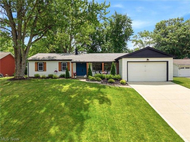 161 Devorah Dr, Aurora, OH 44202