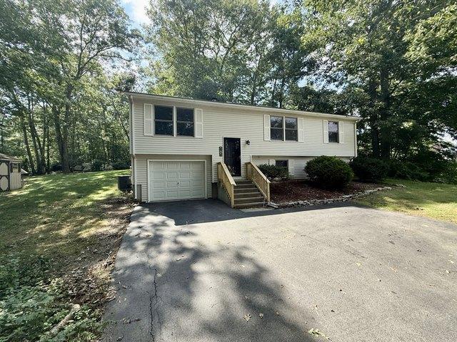 161 Deerfield Ridge Dr, Groton, CT 06355