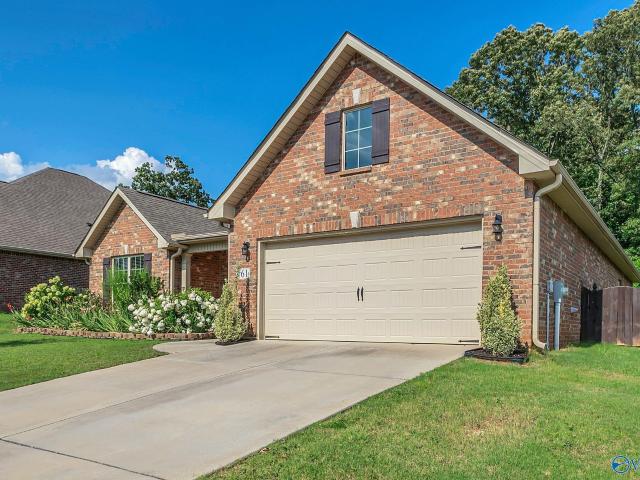161 Dustin Lane NW