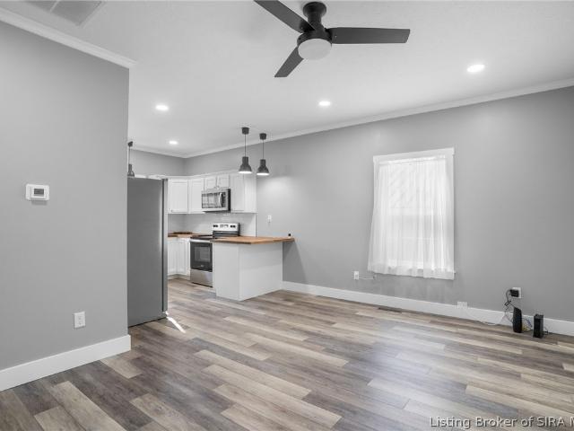 161 E Crowe Street 1