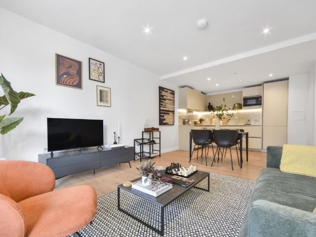 161 Evelyn Street, London SE8, 2 bed flat to rent, £2,350 pcm | PrimeLocation
