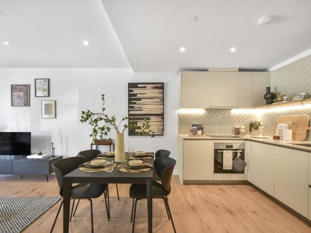 161 Evelyn Street, London SE8, 2 bed flat to rent, £2,470 pcm | PrimeLocation