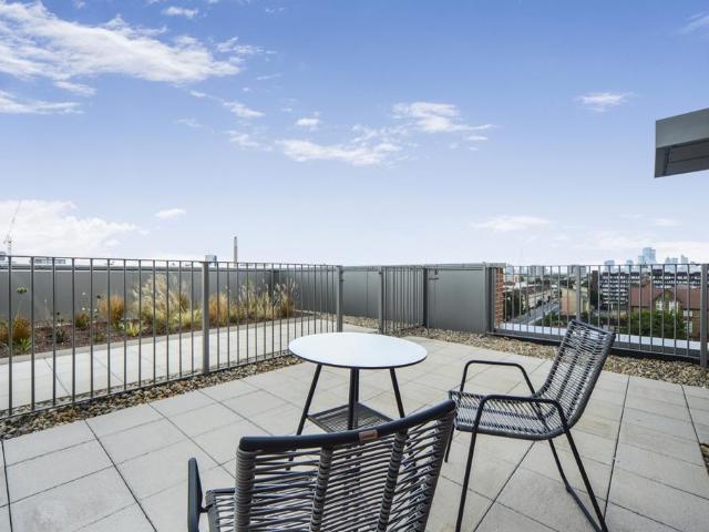 161 Evelyn Street London SE8 4 bed flat to rent £4,475 pcm £1,033 pw