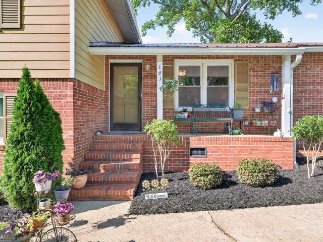 161 Evergreen Lane