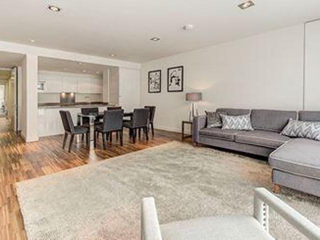 161 Fulham Road, South Kensington London 2 bed flat to rent £5,634 pcm £1,300 pw