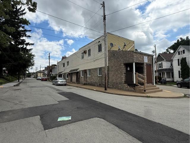 161 Hall Ave