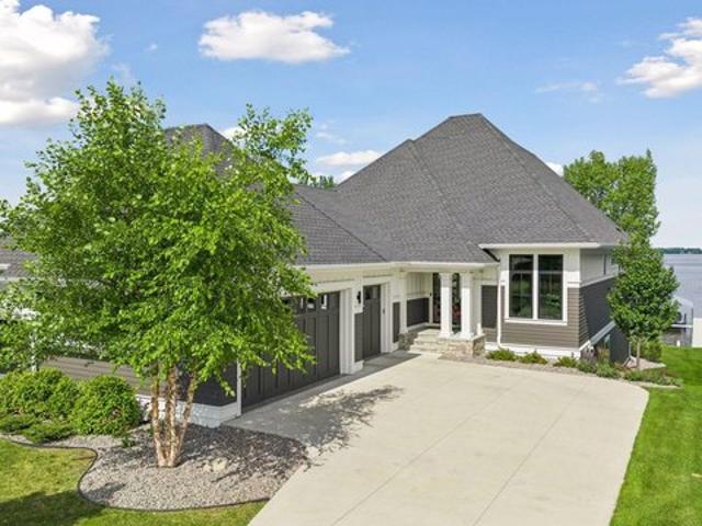 161 Lakeshore Cir, Waconia, MN 55387