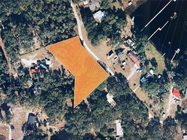 161 Little Orange Lake Dr, Hawthorne, FL 32640