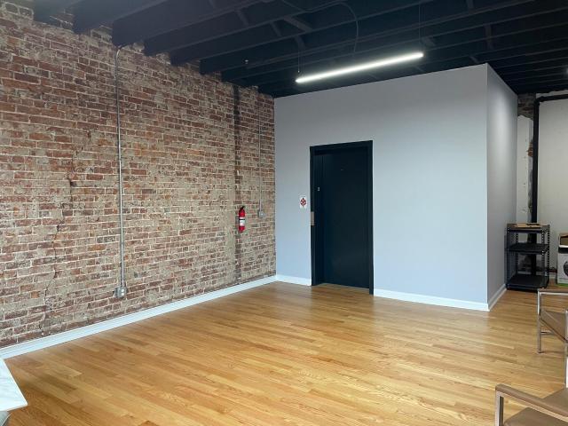 161 N Limestone