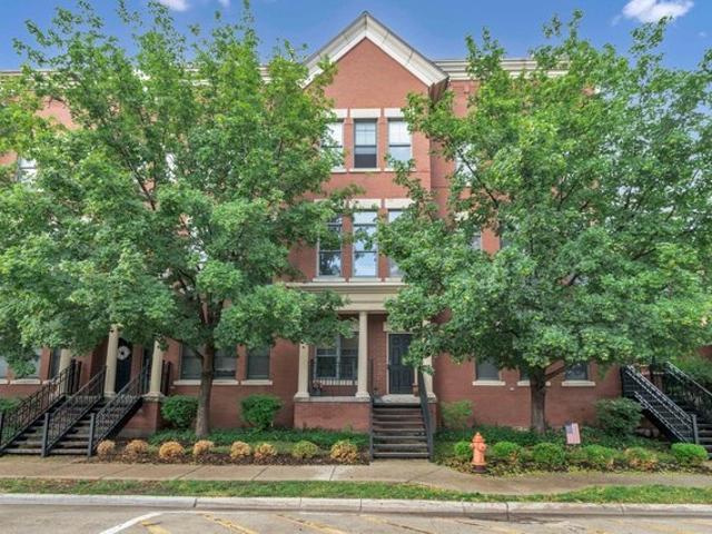 161 S Grove Ave, Elgin, IL 60120