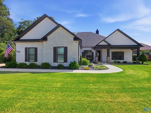 161 Somerton Dr, Huntsville, AL 35811