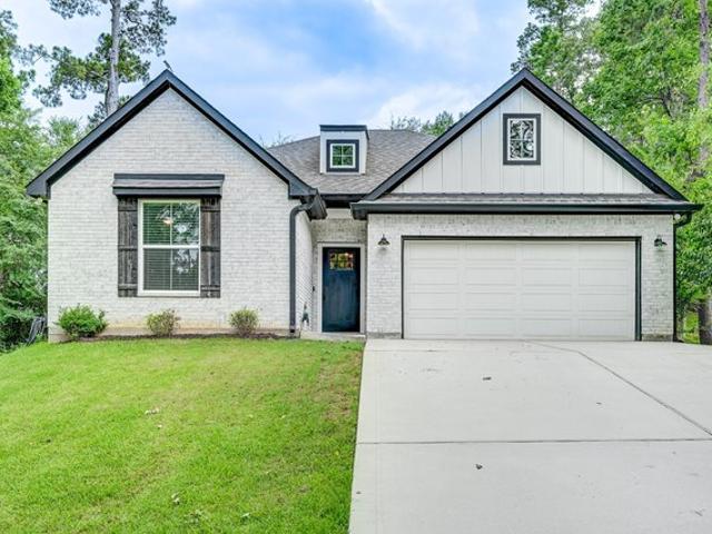 161 Springs Edge Dr, Conroe, TX 77356