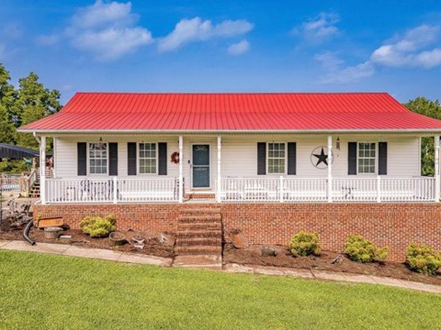 161 Phipps St, Surgoinsville, TN 37873