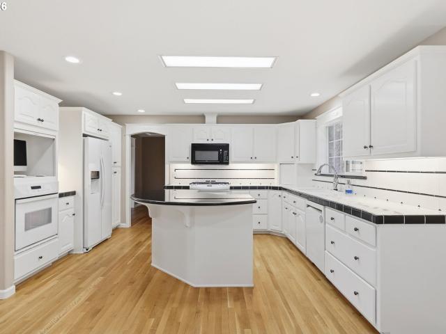 161 river club dr