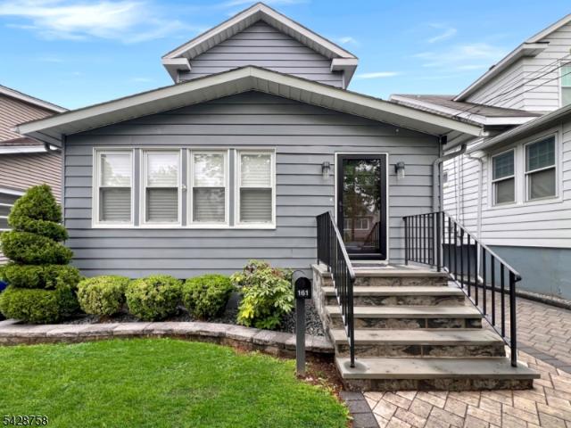 161 W 3Rd St
