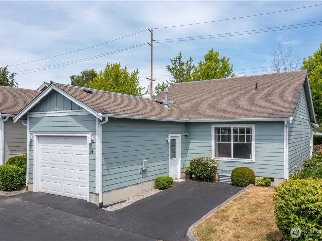 161 W Whidbey Ave, Unit 4, Oak Harbor, WA 98277 | MLS #2378 | Compass