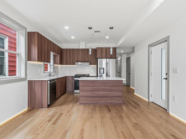 161 Woodlawn Ave # B