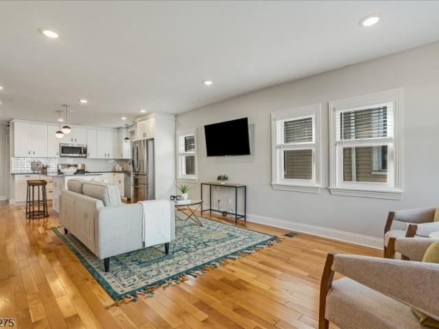 161 Willowdale Ave