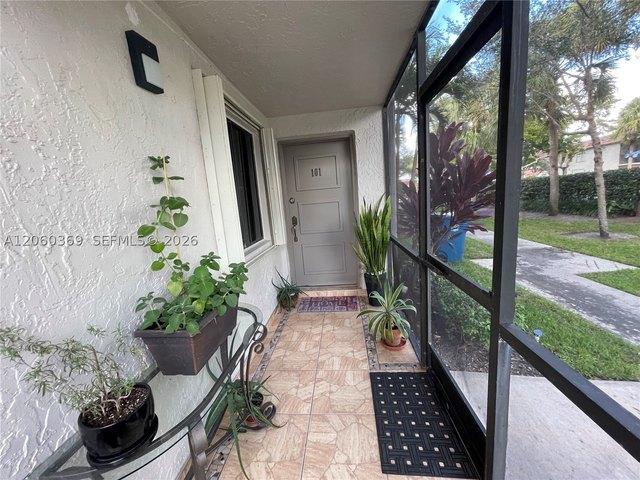 16240 Laurel Dr Unit 101, Weston, FL 33326