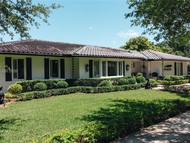16241 W Troon Cir, Miami Lakes, FL 33014