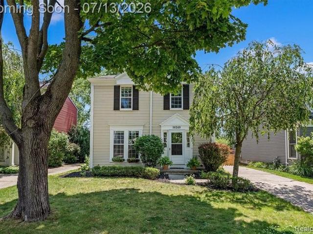 16249 Birwood Ave, Beverly Hills, MI 48025