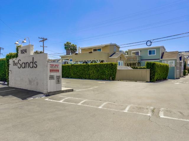 1624 N Coast Hwy 101