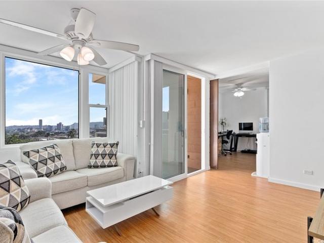 1624 Dole St Apt 604, Honolulu, HI 96822