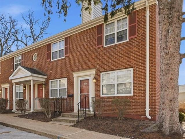 1624 E Swan Cir, Brentwood, MO 63144