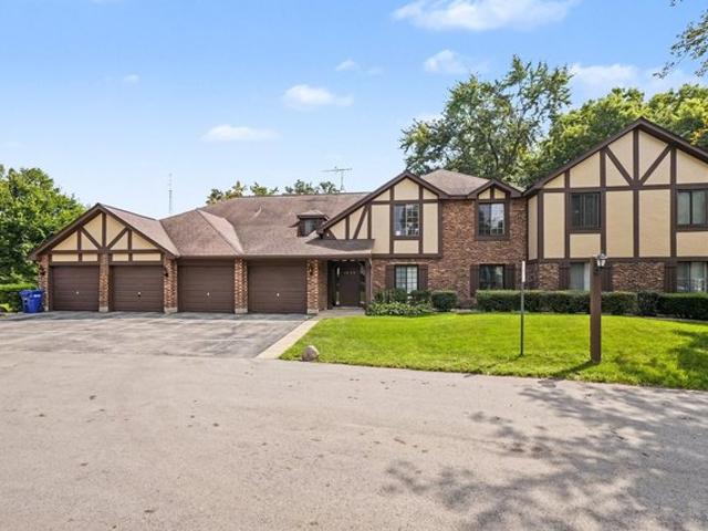 1624 Salisbury Ct Apt C, Wheaton, IL 60189
