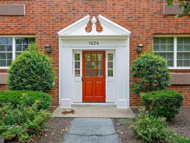 1624 W Abingdon Dr #202, Alexandria, VA 22314