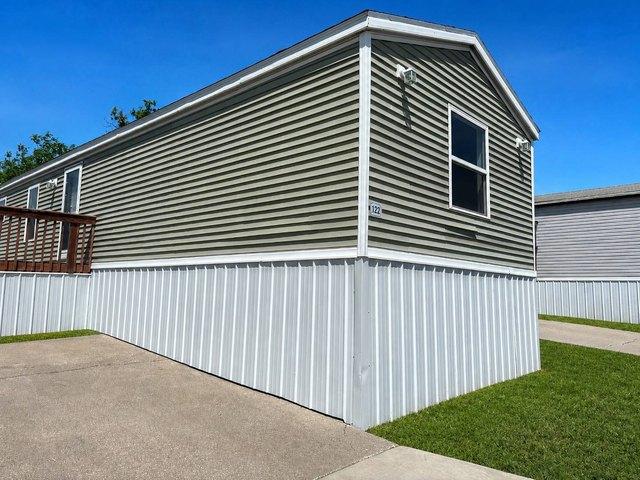 1624 W Summit St Lot 122, Winterset, IA 50273