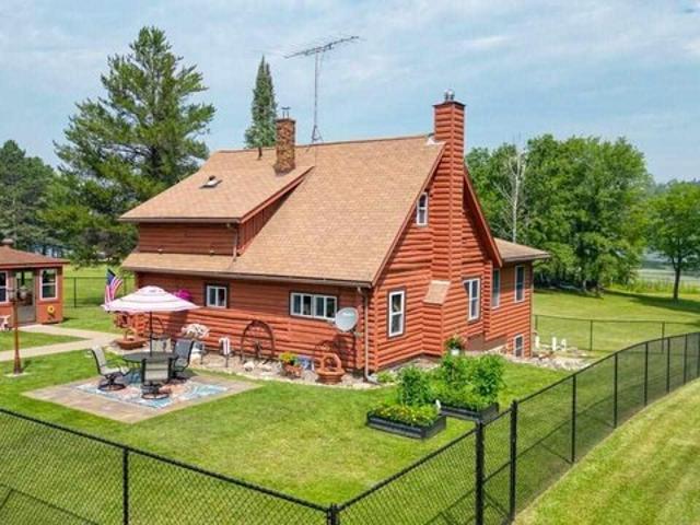 16250 Maple Knoll Dr, Pengilly, MN 55775