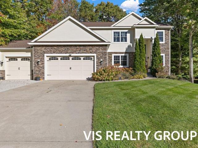 16259 W Willow Dr, Spring Lake, MI 49456