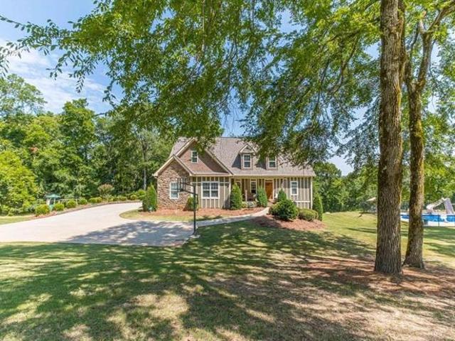 1625 Maple Ridge Dr, Loganville, GA 30052