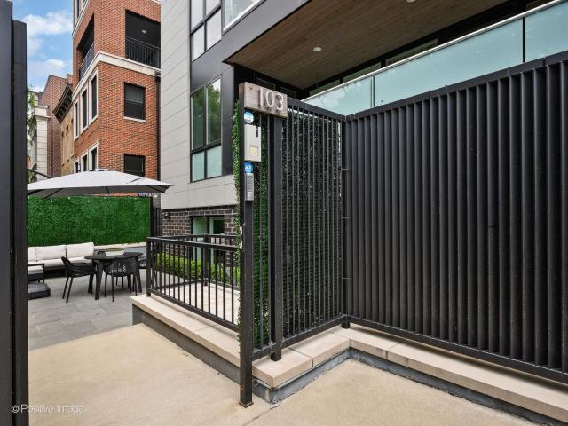 1625 N Burling Street # 103