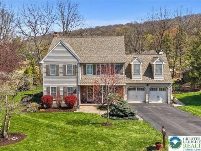 1625 Arrowwood Dr, Easton, PA 18040